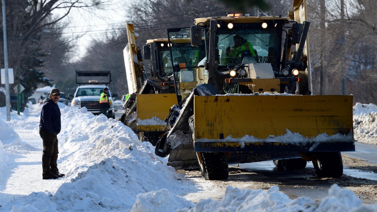 City of Regina | Residential Road Snow Plow